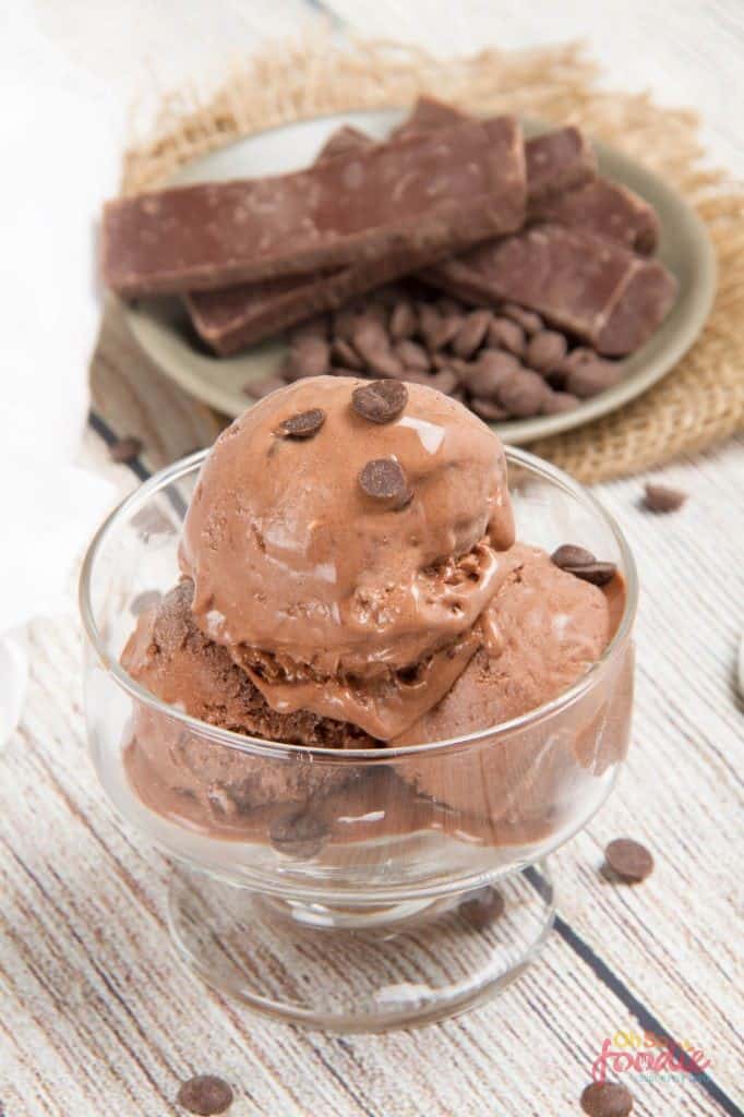 5 Ingredient Keto Chocolate Ice Cream - No Churn & Churn Versions - Oh ...
