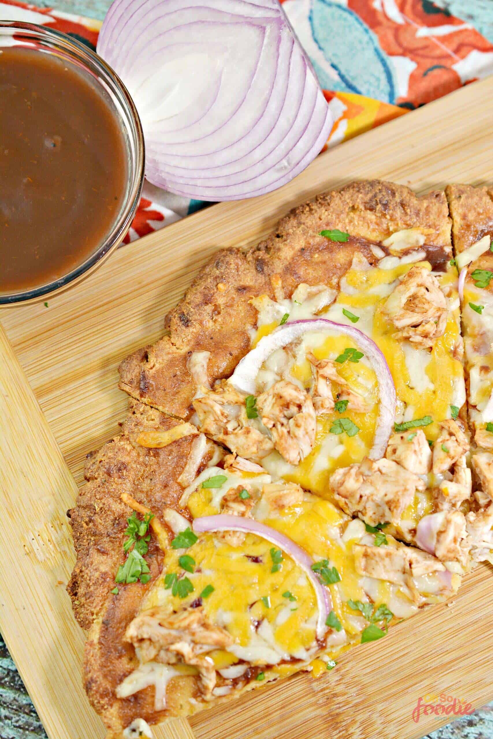 Keto BBQ Chicken Pizza - Only 3 Net Carbs! - Oh So Foodie