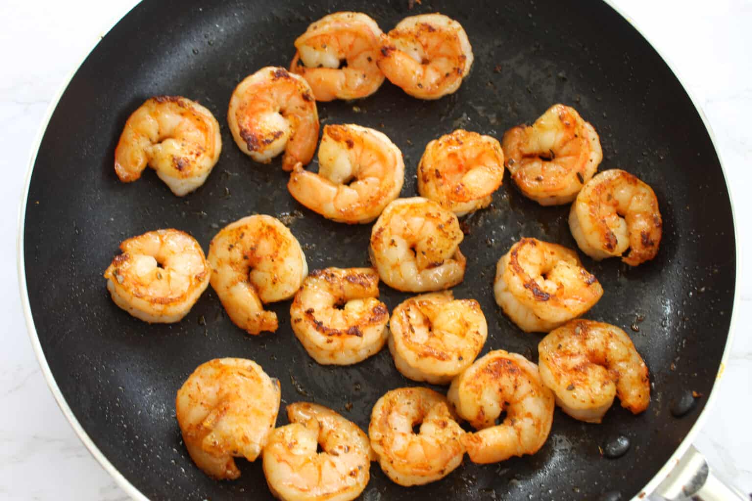 Cajun Shrimp Recipe (10 Minute Meal) - Oh So Foodie